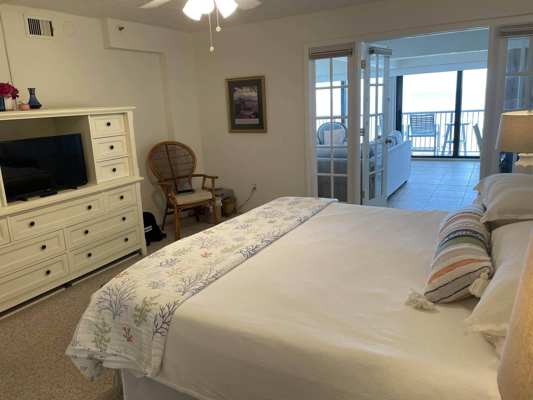 #304 (2-Bedroom Deluxe) - Watermark Condominium