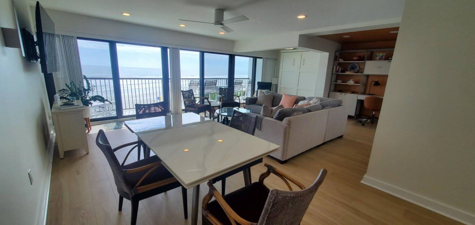 #304 (2-Bedroom Deluxe) - Watermark Condominium